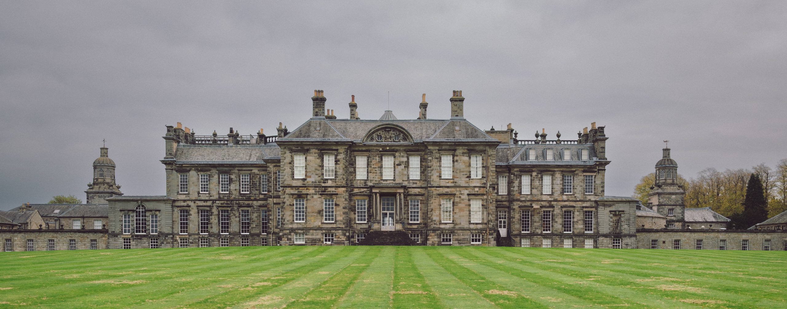 Outlander at Hopetoun | Filming Locations Near Edinburgh